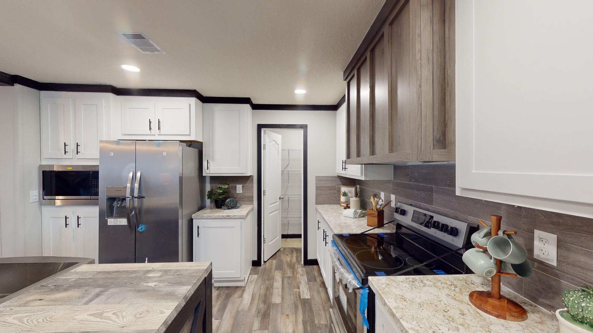 Lifestyle Maverick 28563A - C & G Mobile Homes